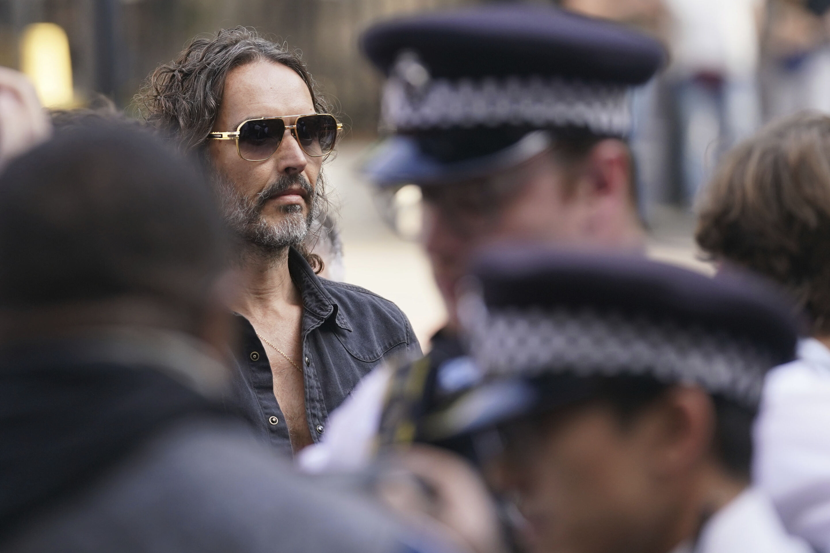 Russell Brand granted conditional bail by London court – NBC Los Angeles