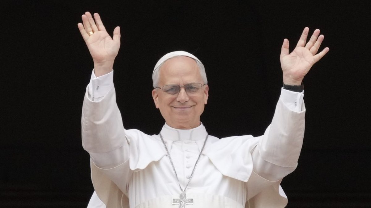 Pope Leo first Sunday blessing calls for peace – NBC Los Angeles