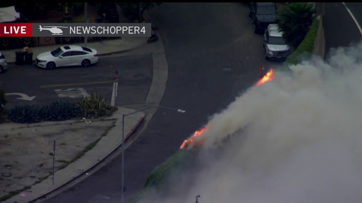 Fire along 110 Freeway in downtown LA causes traffic backup – NBC Los ...