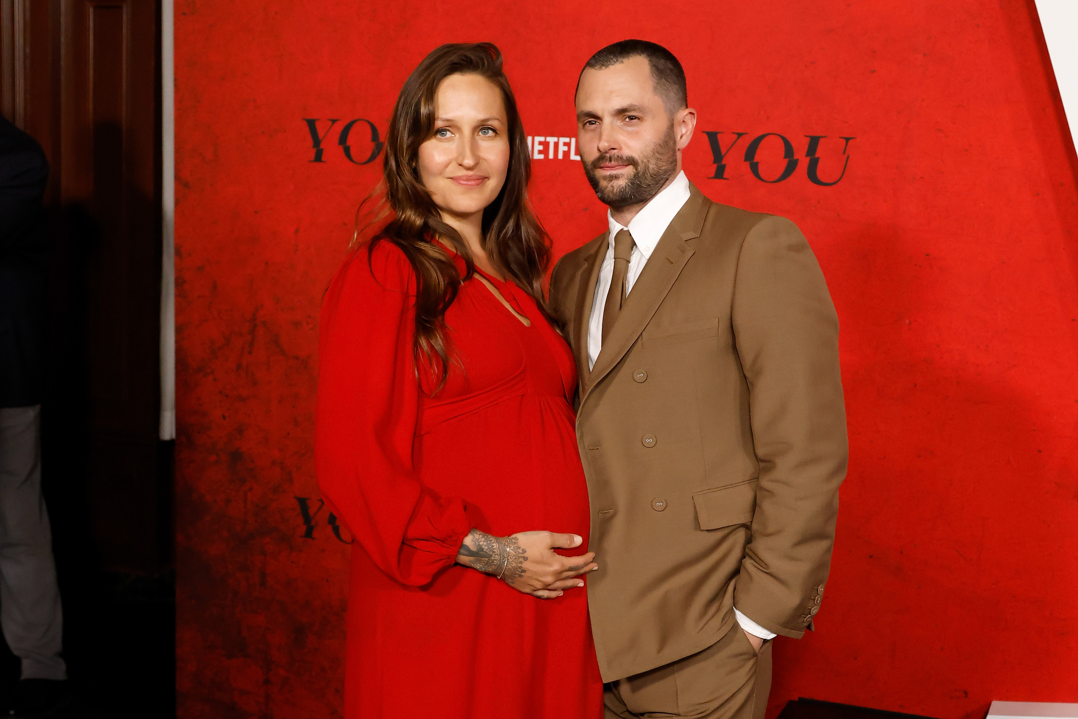 How Domino Kirke and Penn Badgley are preparing for twins – NBC Los Angeles