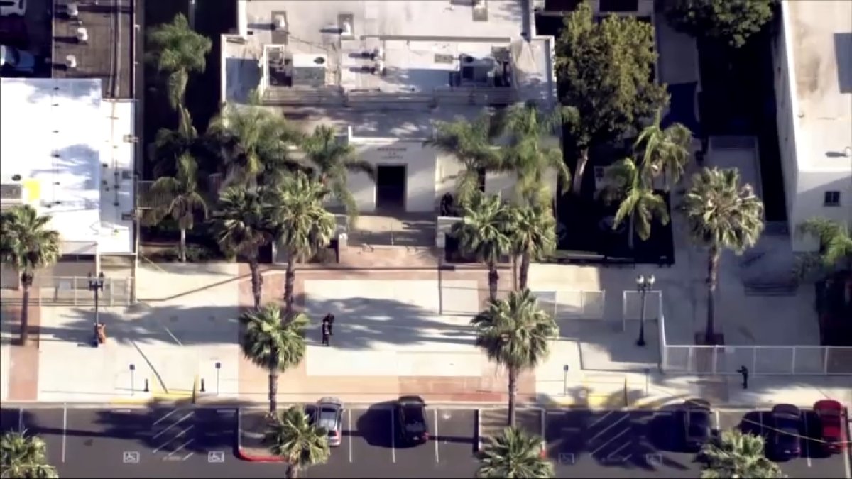 1 student killed in triple stabbing near Santa Ana High School: PD ...