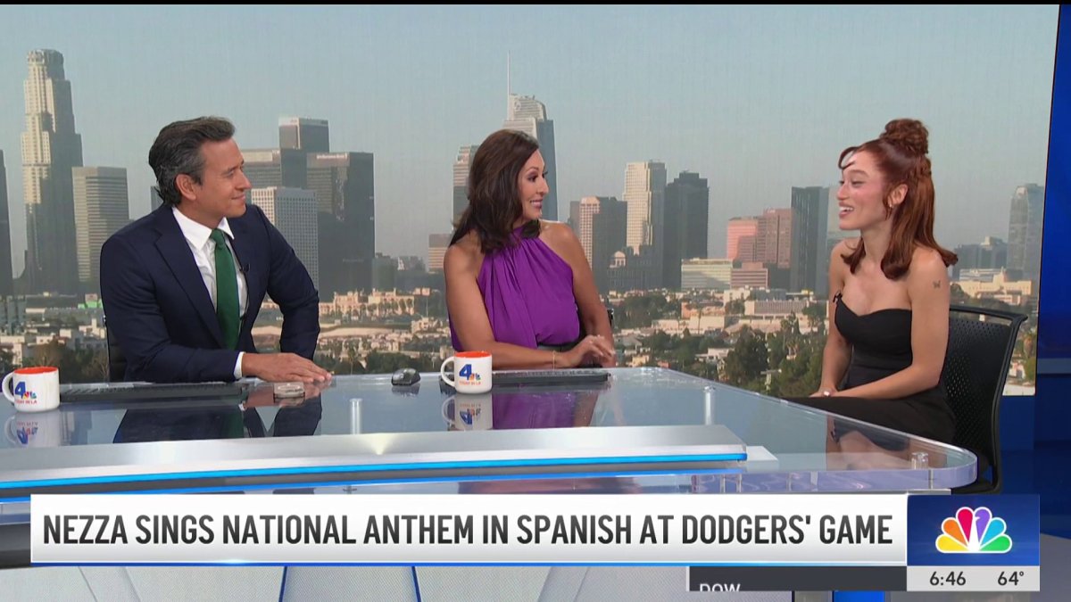 Nezza sings National Anthem in Spanish at Dodgers’ game – NBC Los Angeles