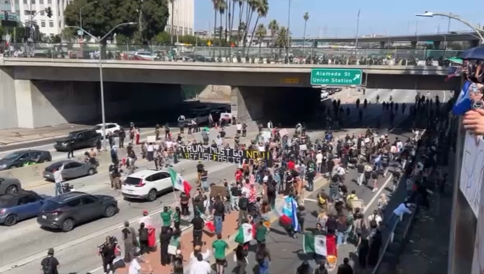 Photos: Unrest continues in Los Angeles with third day of protests ...