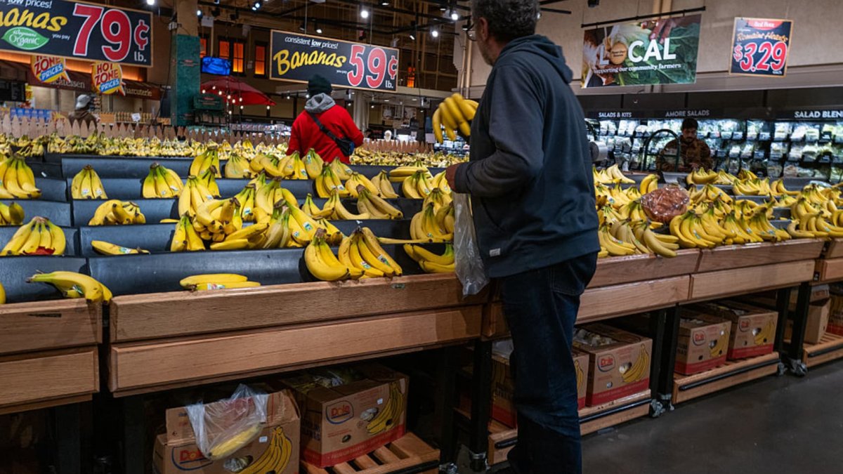 Inflation expectations drift back down to pre-tariff levels, New York Fed survey shows – NBC Los ...