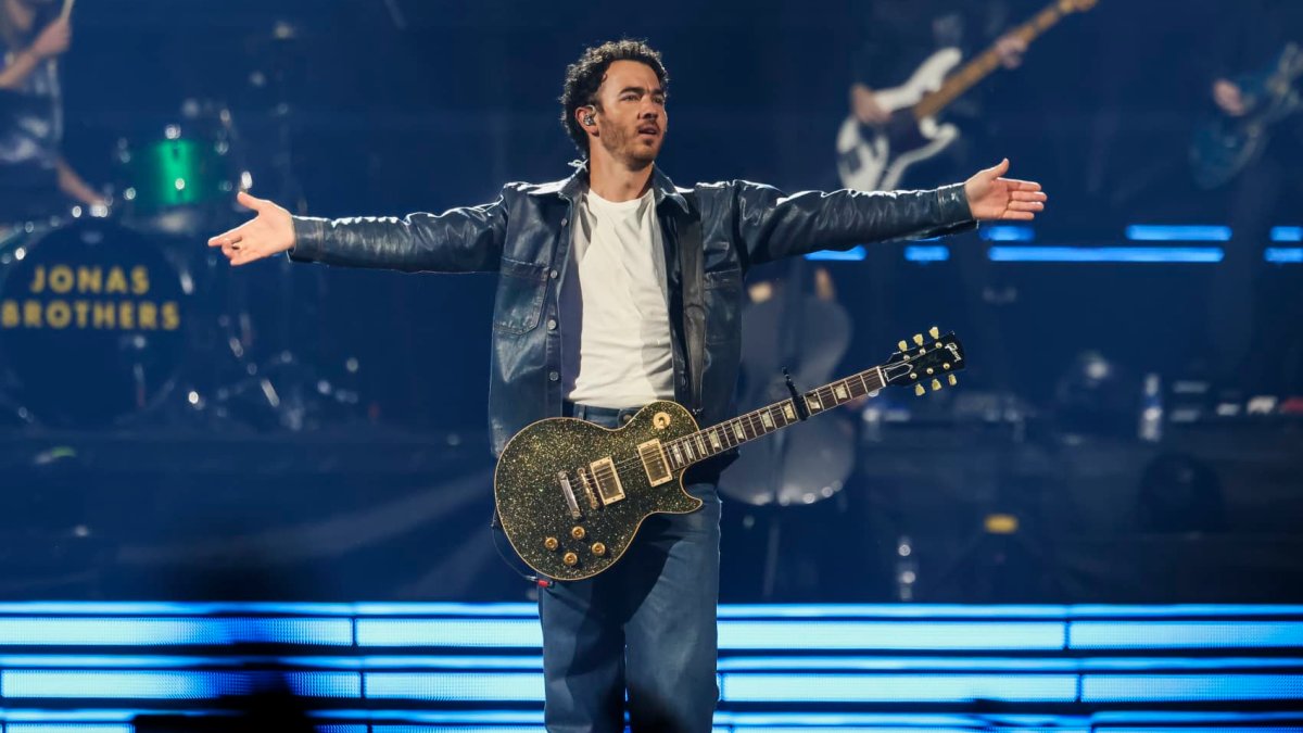 Kevin Jonas once lost ‘almost all’ of his money on a ‘bad business deal ...