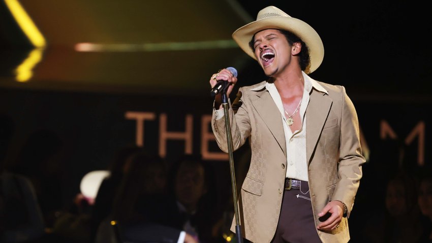 Bruno Mars makes joke about rumored $50 million gambling debt – NBC Los ...