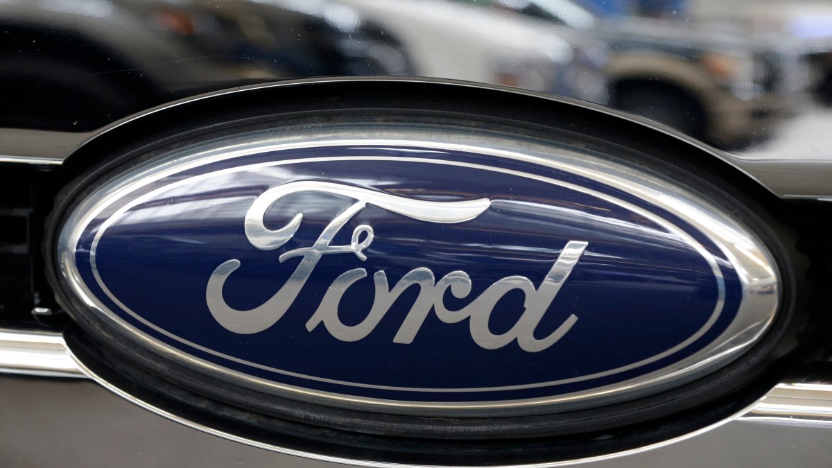 Ford recalls over 870K vehicles for fire risk from fuel leak – NBC Los ...