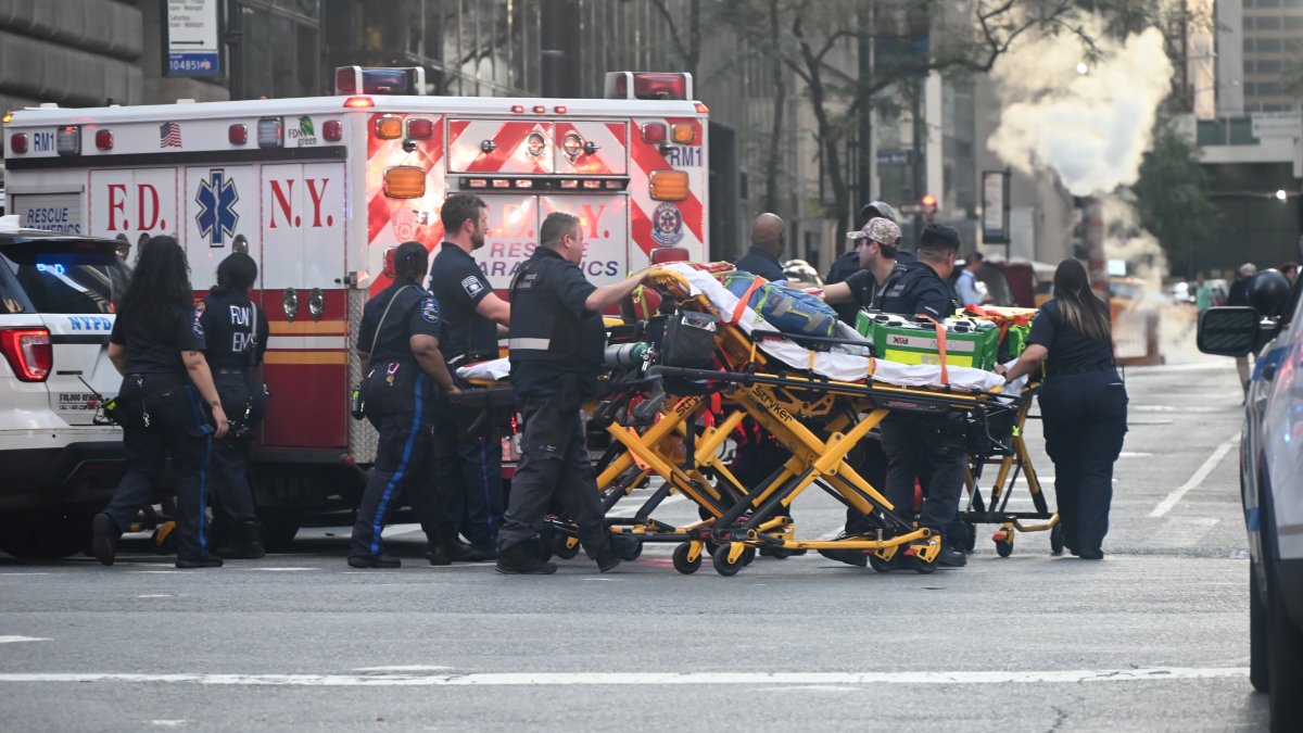 Manhattan office shooting: 5 dead including NYPD officer and gunman ...