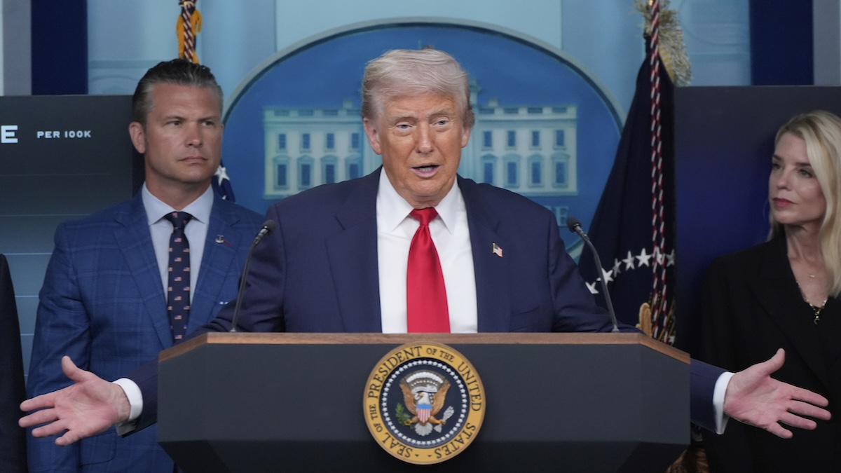 Live updates: Trump announces federal takeover of D.C. police – NBC Los ...