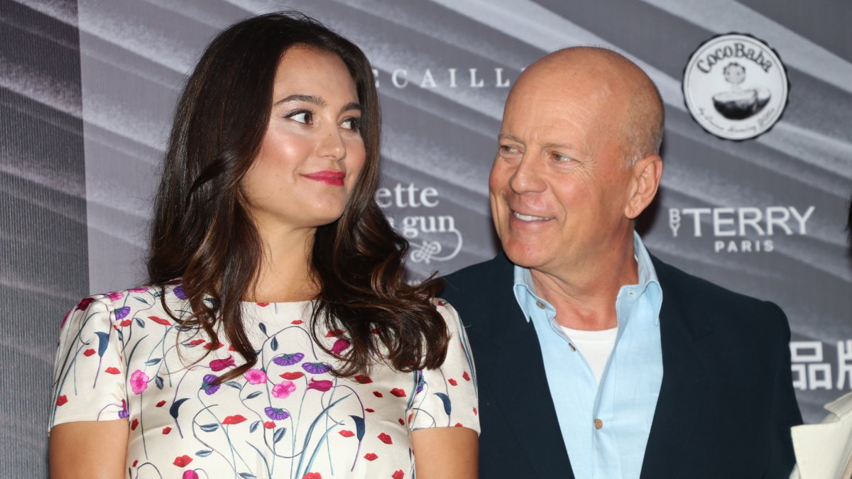 Bruce Willis’ wife shares tearful update on his dementia – NBC Los Angeles