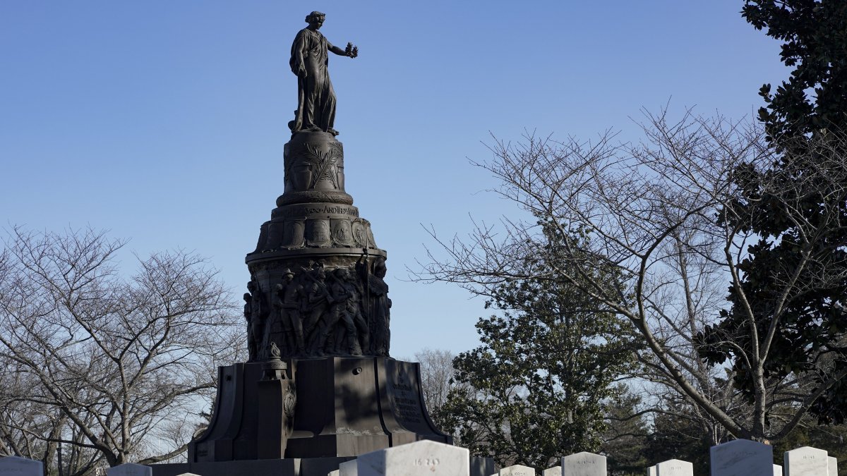 Confederate statue will go back up at Arlington National Cemetery – NBC ...