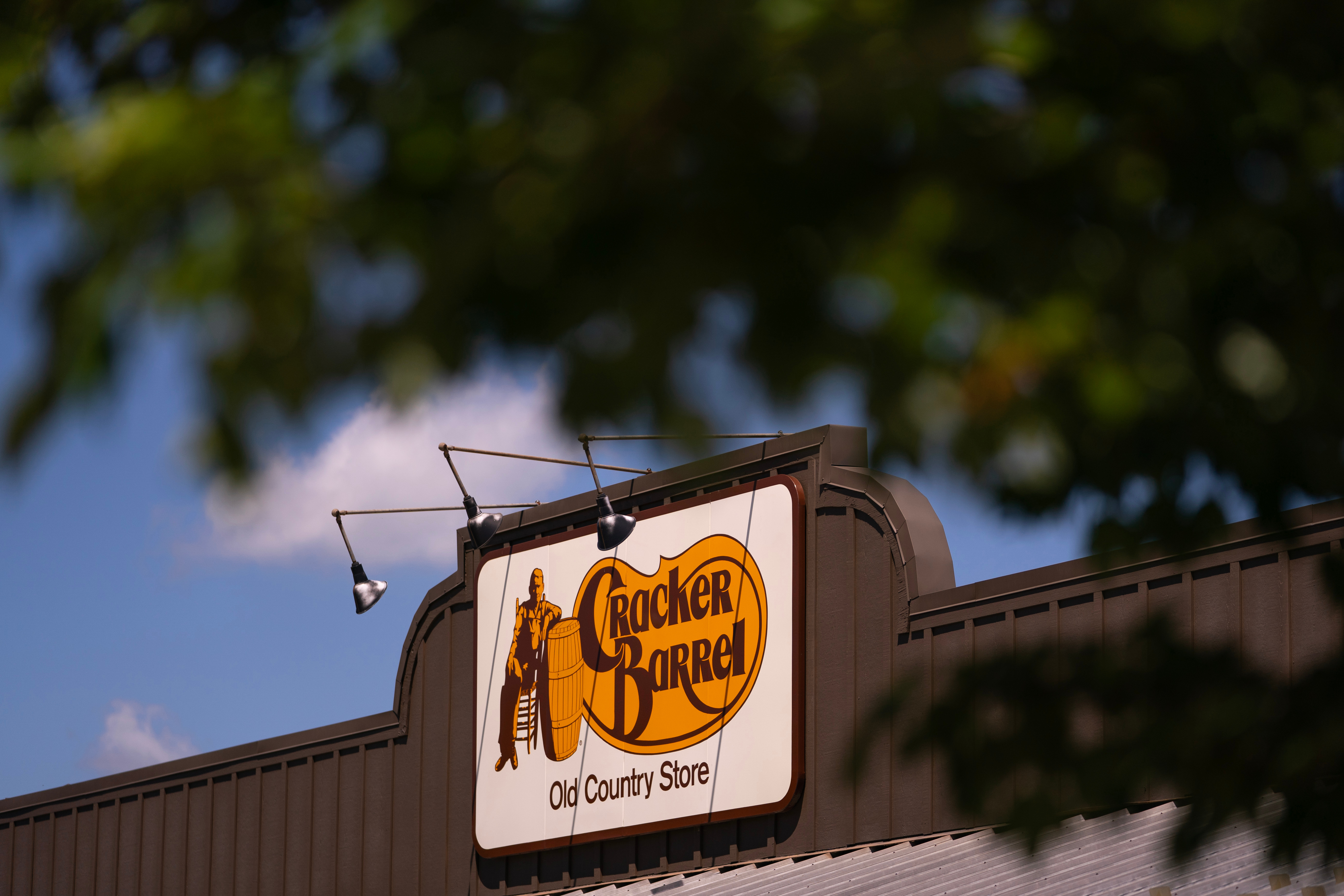 Cracker Barrel customers miss the man in the old logo. Who was he ...
