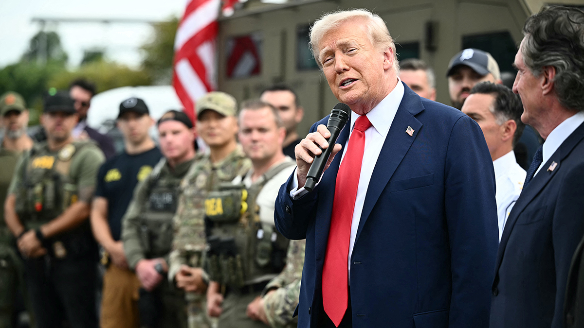 Recap: Trump visits police and troops in D.C. amid law enforcement ...