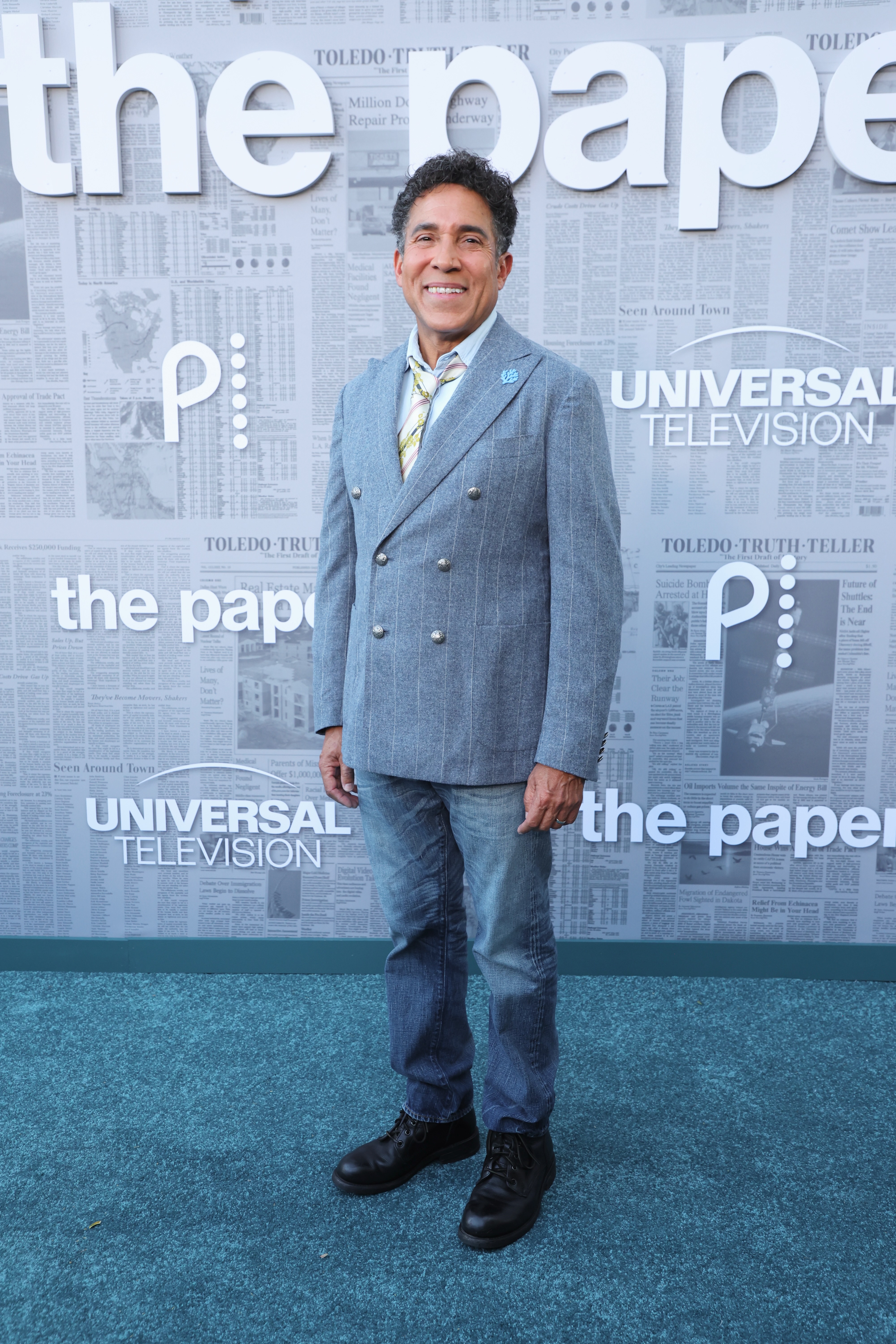 How Oscar Nuñez transitioned from ‘The Office’ to The Paper’ – NBC Los ...