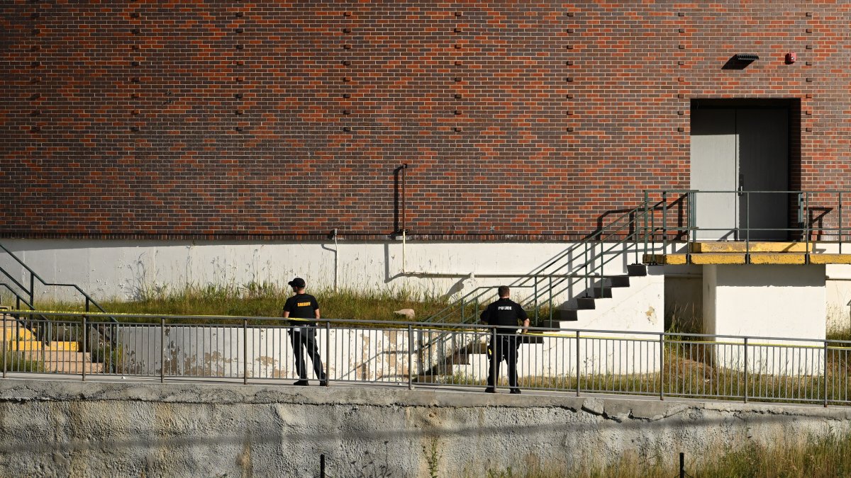 Colorado school shooting suspect expressed neo-Nazi views, report says ...