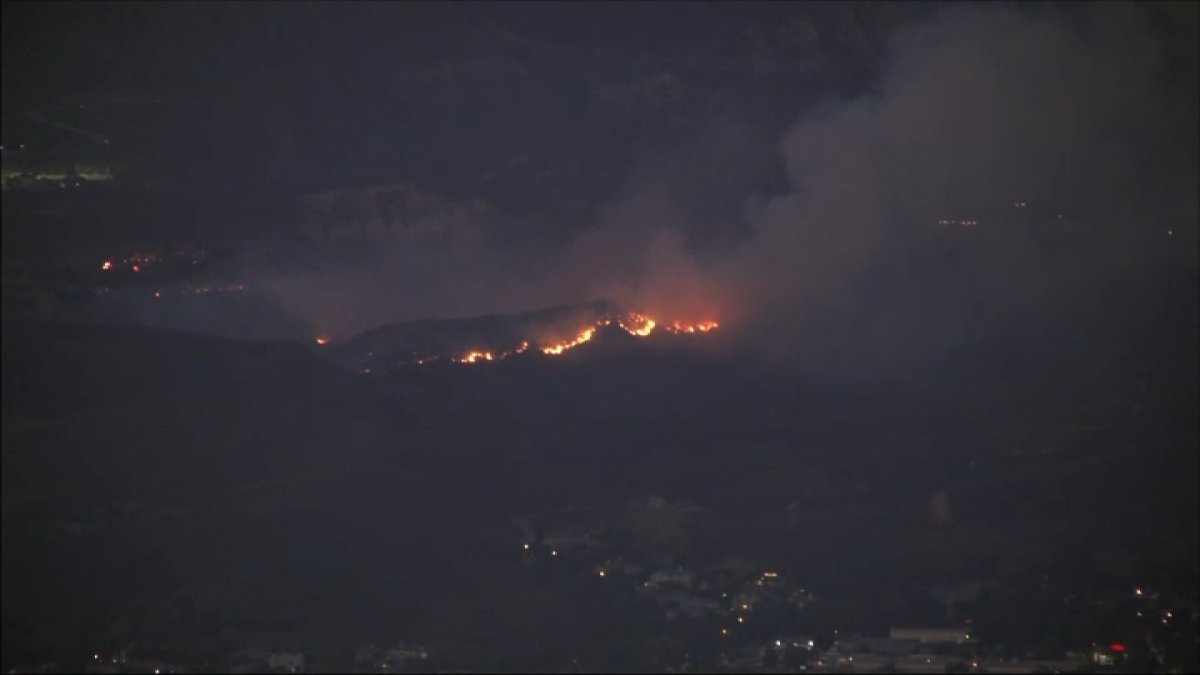 Firefighters put out brush fire in Simi Valley – NBC Los Angeles