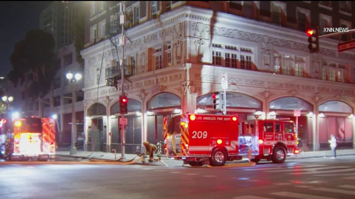 Man killed in downtown LA high-rise apartment fire – NBC Los Angeles