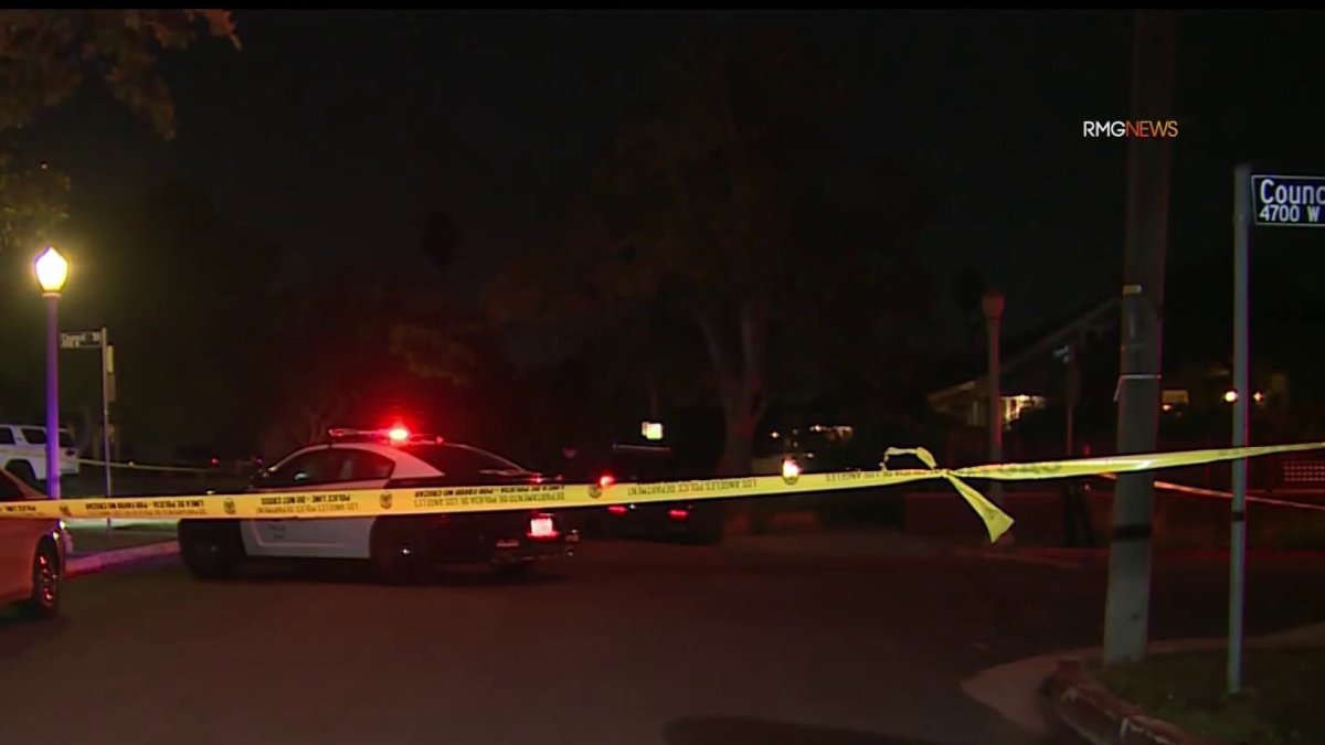 2 killed, 1 injured in Windsor Square shooting – NBC Los Angeles
