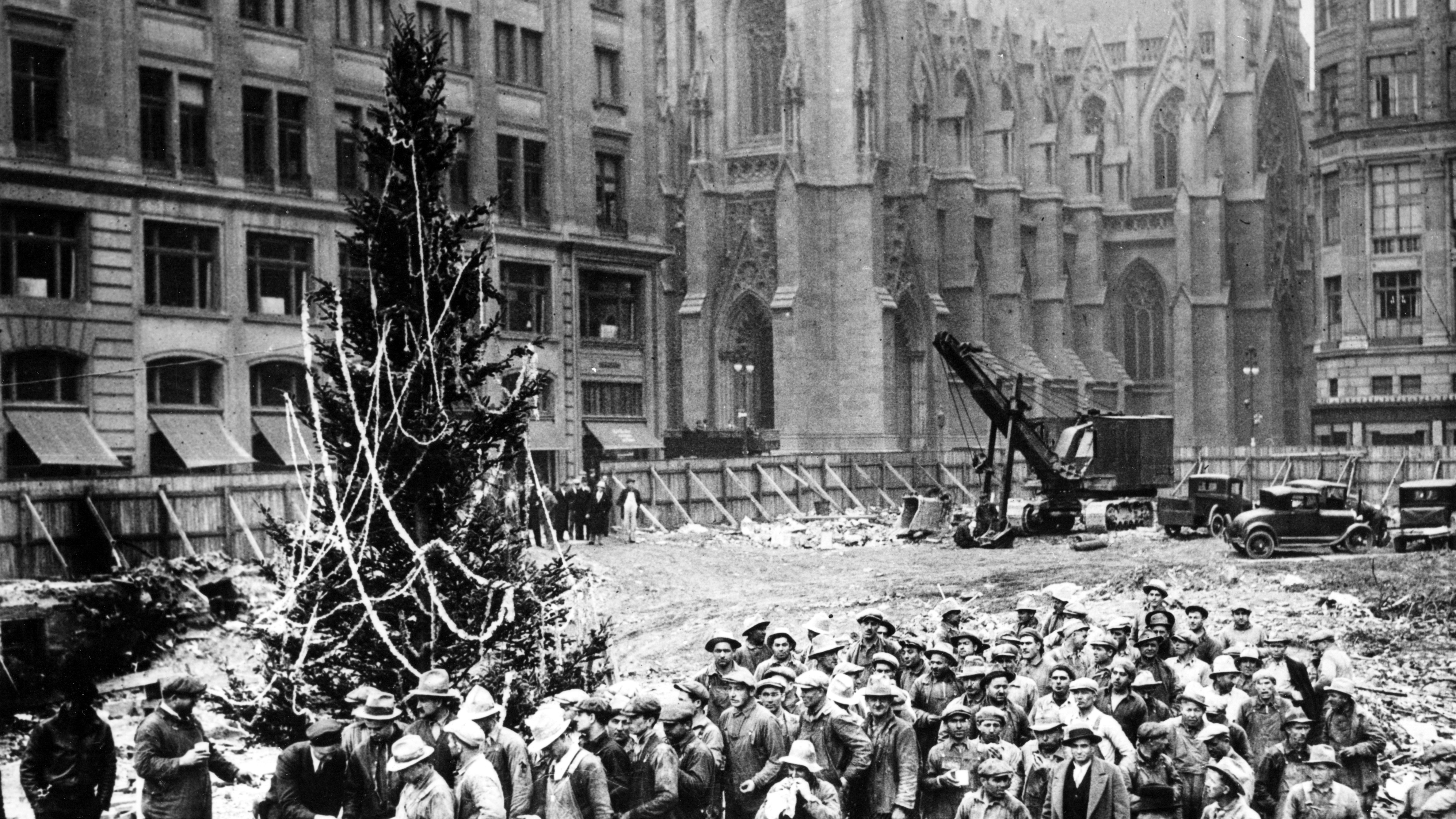 How the Rockefeller Center Christmas tree is picked and moved – NBC Los ...