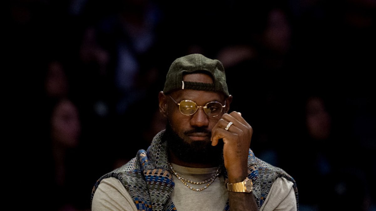 When will LeBron James return to the court? Lakers star nears season ...