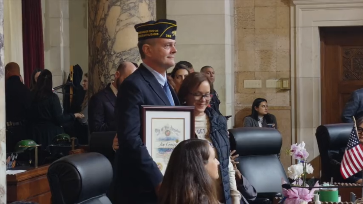 Veteran named Citizen of the Year for help with Palisades Fire recovery ...