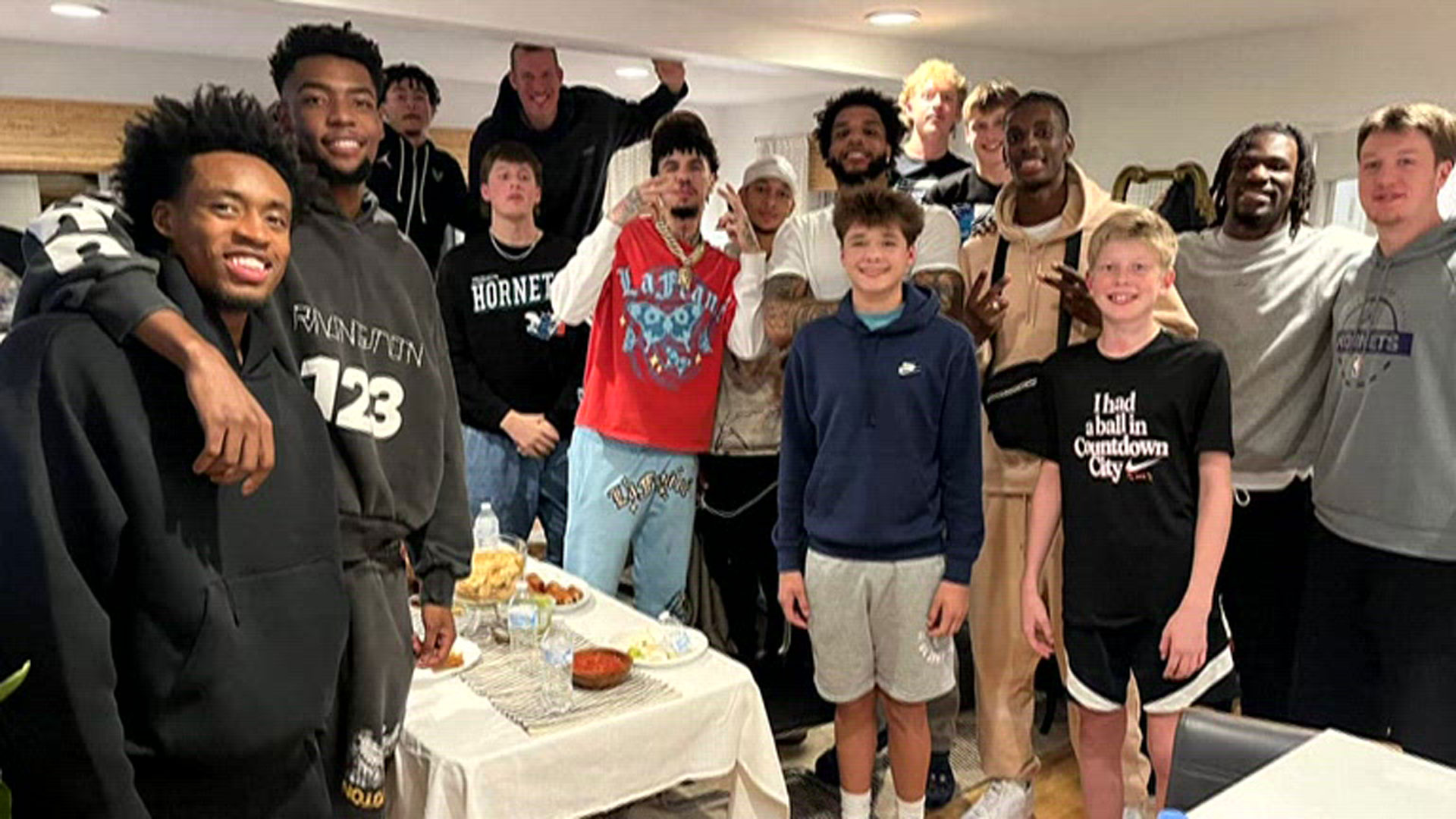 Family invited their NBA son to dinner. The whole team showed up – NBC ...