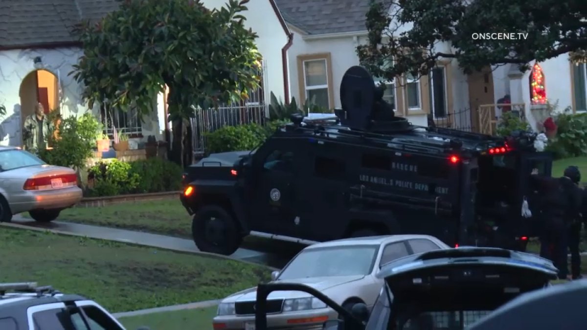 Police shoot a suspect accused of firing gun at LAPD helicopter – NBC ...