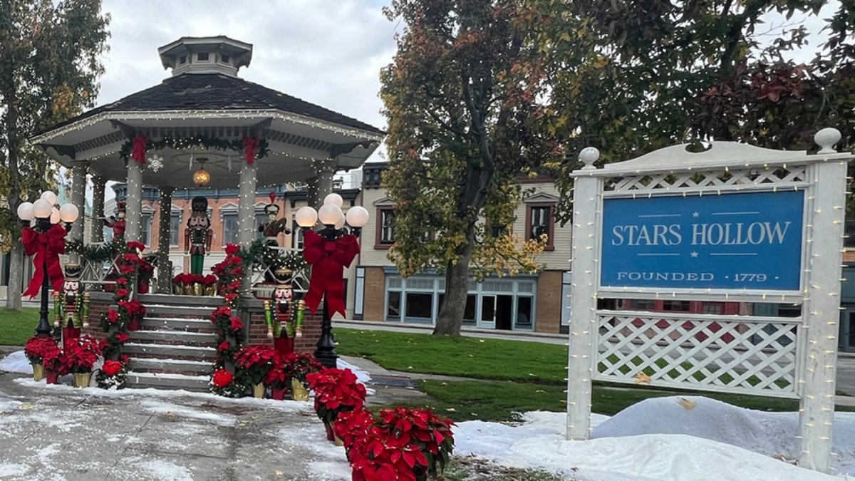 Admire the Warner Bros. backlot’s cozy Christmas look on a seasonal ...