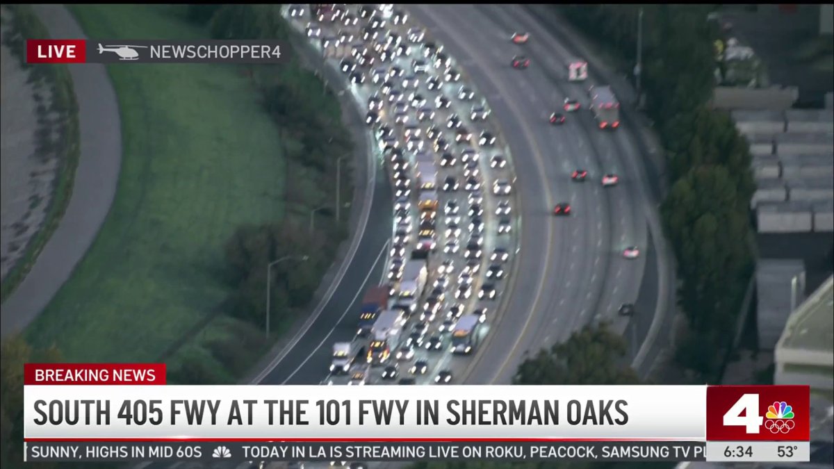 Traffic backup on South 405 Freeway at the 101 Freeway in Sherman Oaks ...
