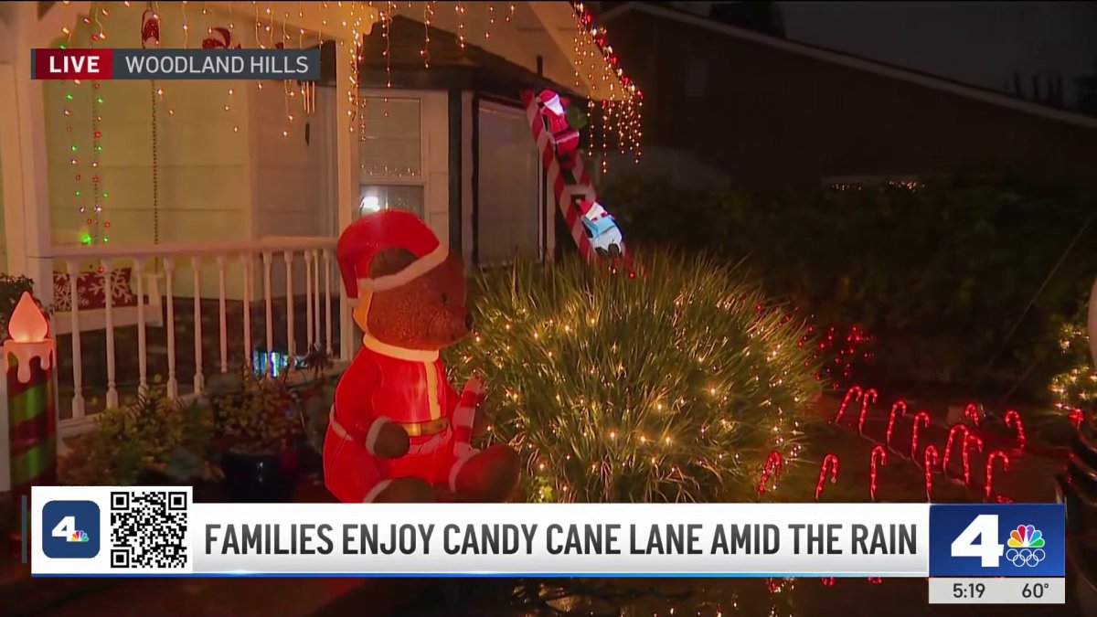 Candy Cane Lane in Woodland Hills shines bright despite rain – NBC Los ...