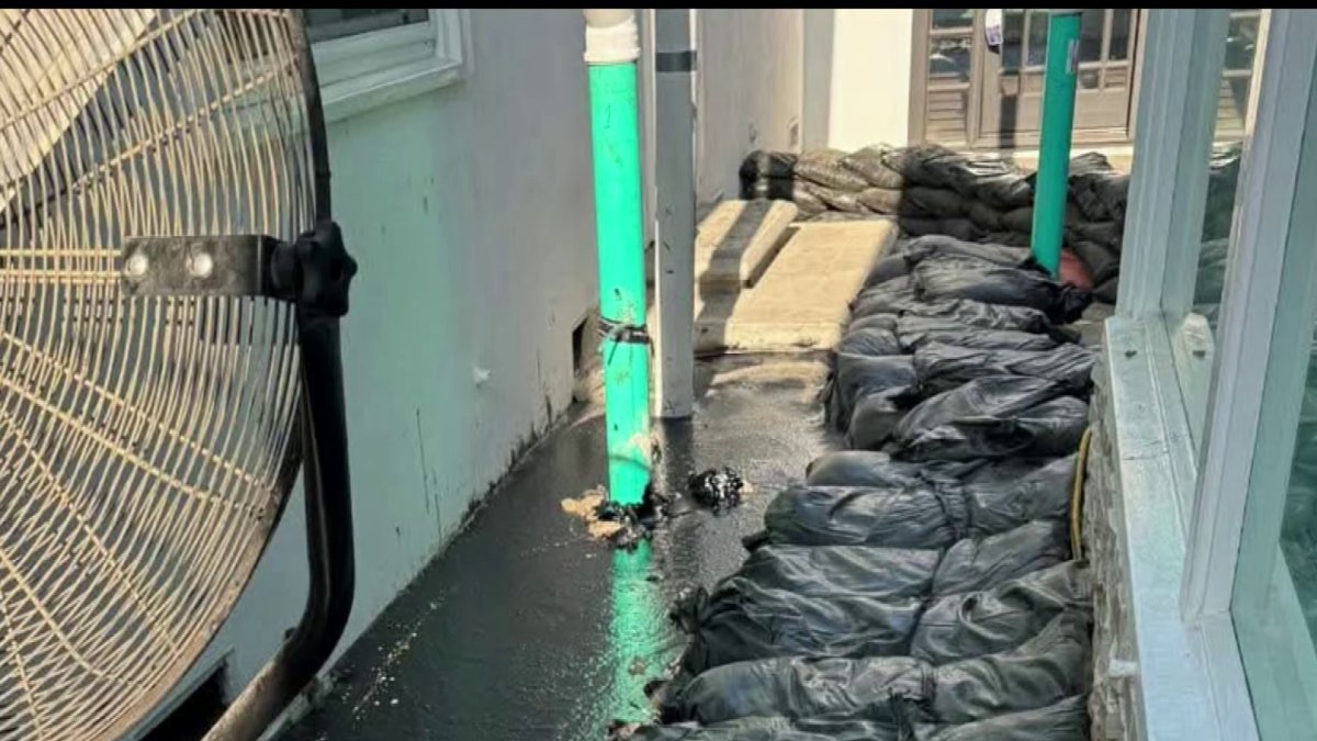 Emergency work underway after abandoned oil well leaks in Newport Beach ...