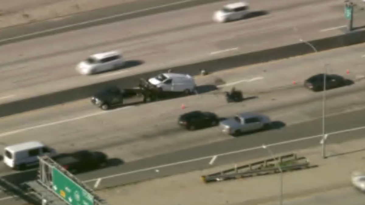 LASD inmate transport van involved in multi-vehicle crash in Mission ...