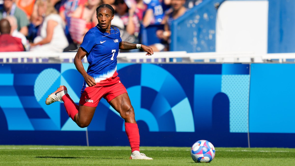 Uswnt Star Crystal Dunn Announces Retirement From Soccer At 33 Nbc