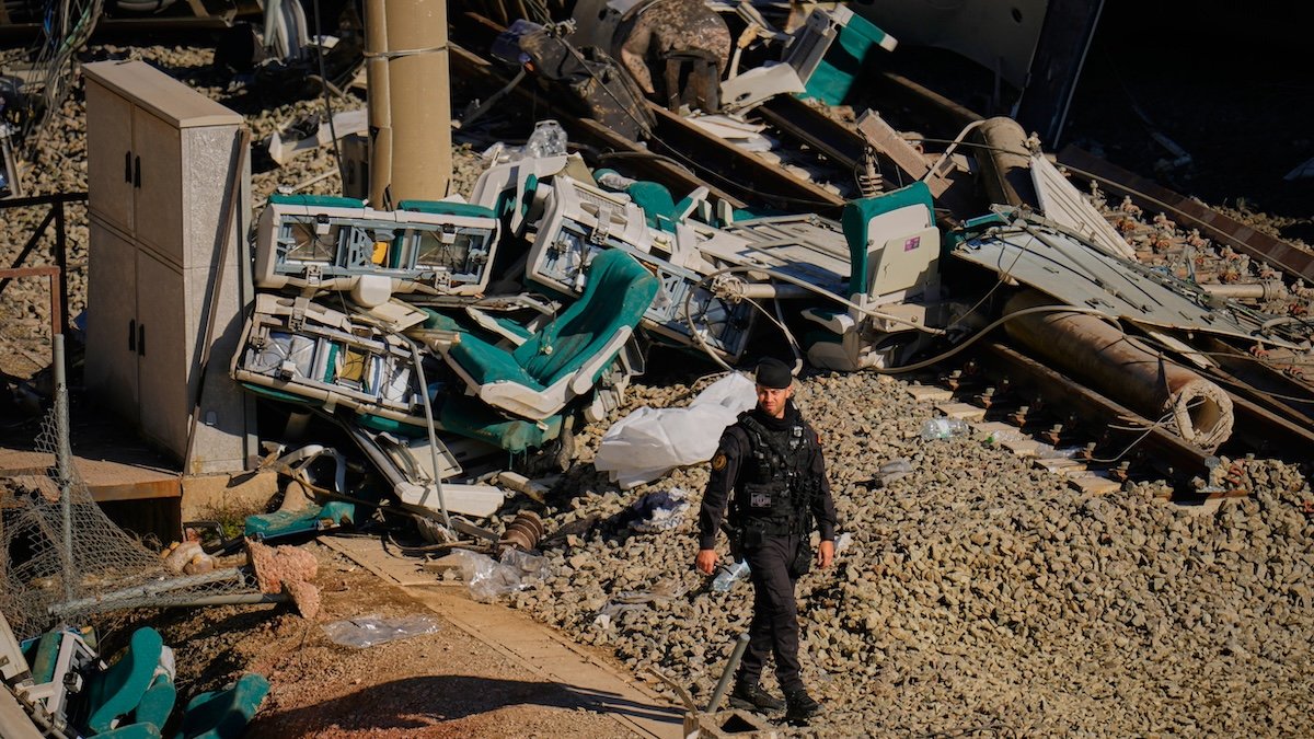 Girl, 6, is sole survivor after family perishes in Spain train wreck ...