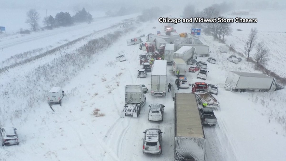 Pileup involving up to 100 cars reported on western Michigan highway ...