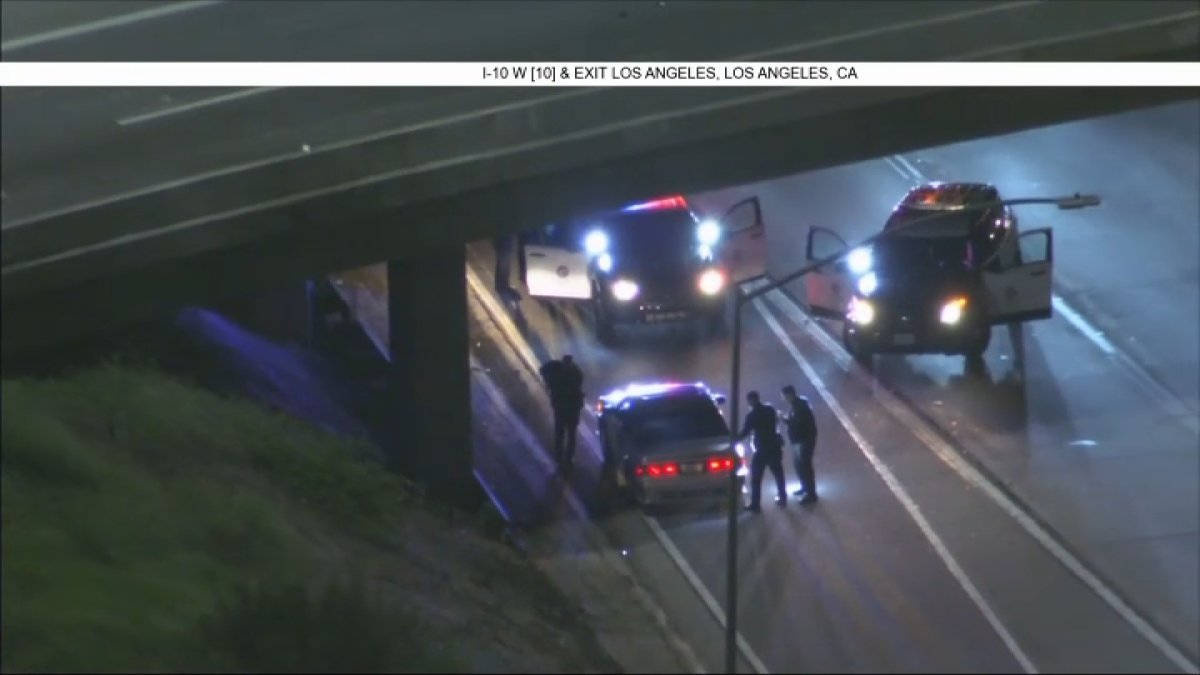 Police chase vehicle in the downtown LA area – NBC Los Angeles
