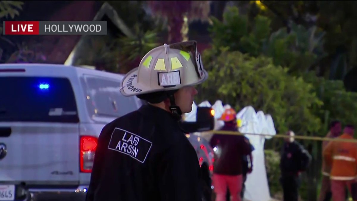 1 killed in Hollywood house fire – NBC Los Angeles