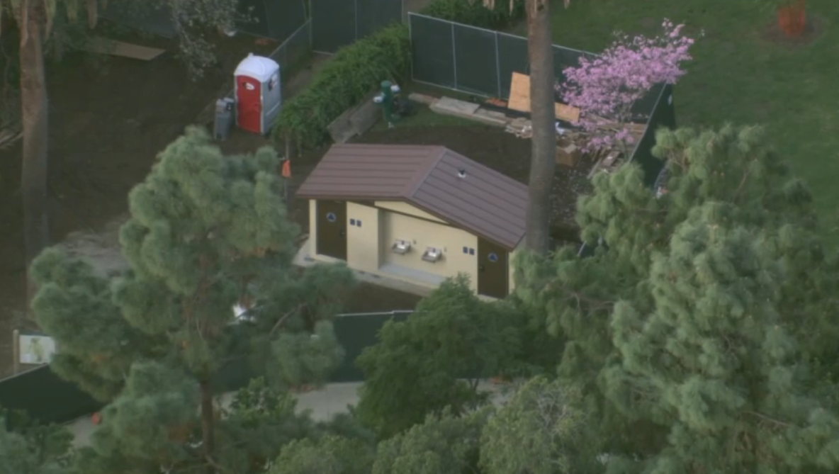 New bathroom delivered at Runyon Canyon – NBC Los Angeles