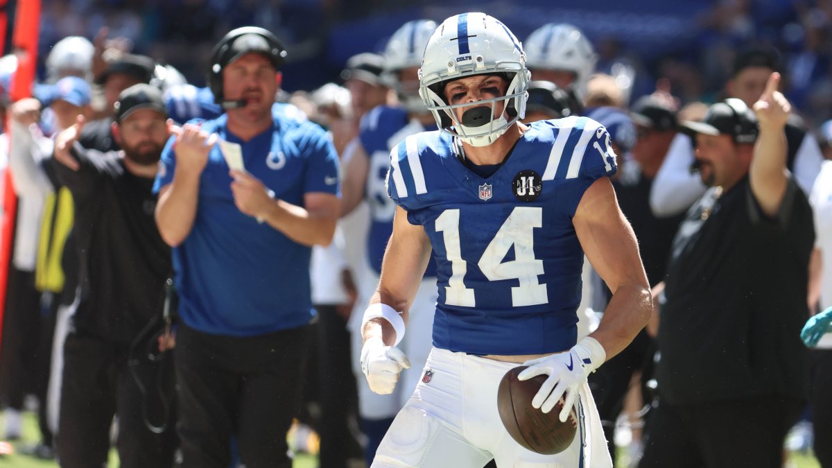 Alec Pierce returns to Colts on reported 4-year, $116 million deal ...
