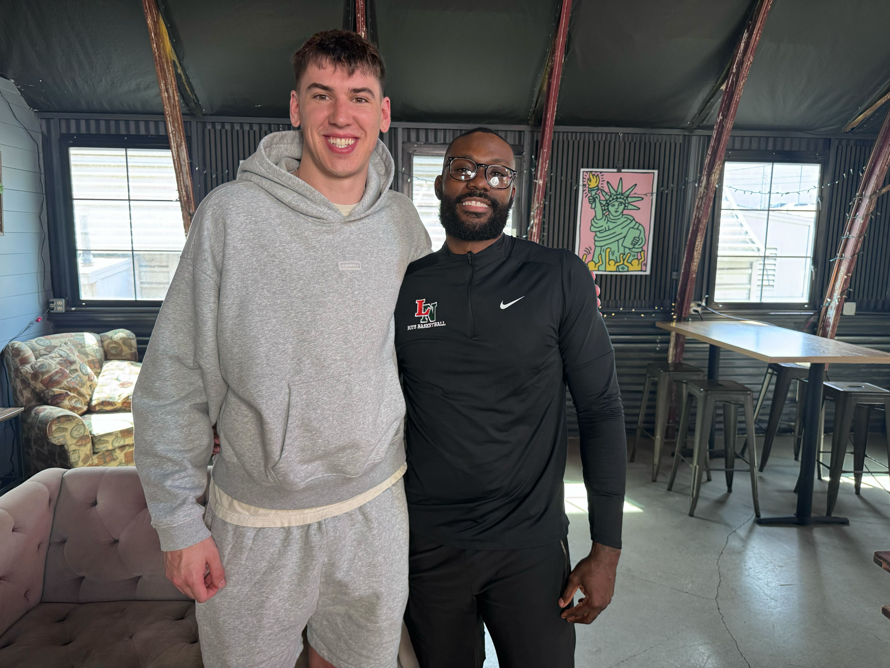 Lakers’ Jake LaRavia reunites with former AAU coach – NBC Los Angeles