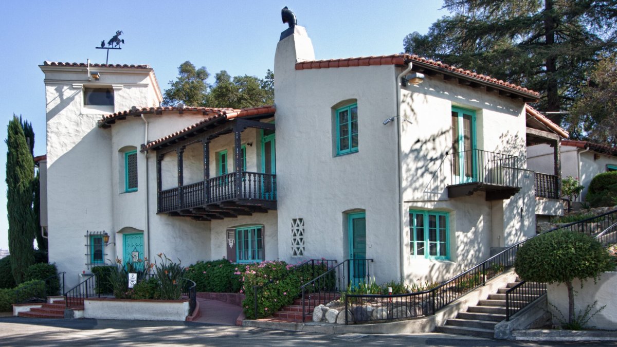 A cinematic Santa Clarita landmark is reopening following a 6-year ...