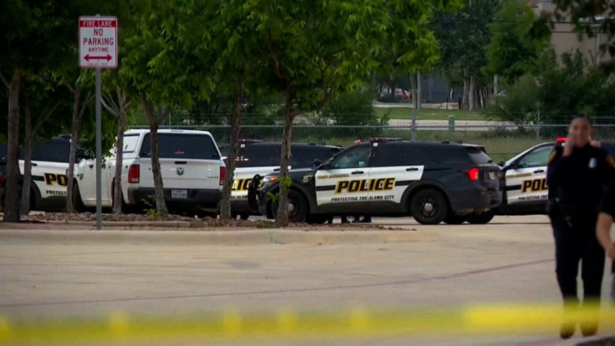 Children found dead in burning car in Texas; mother charged with murder ...