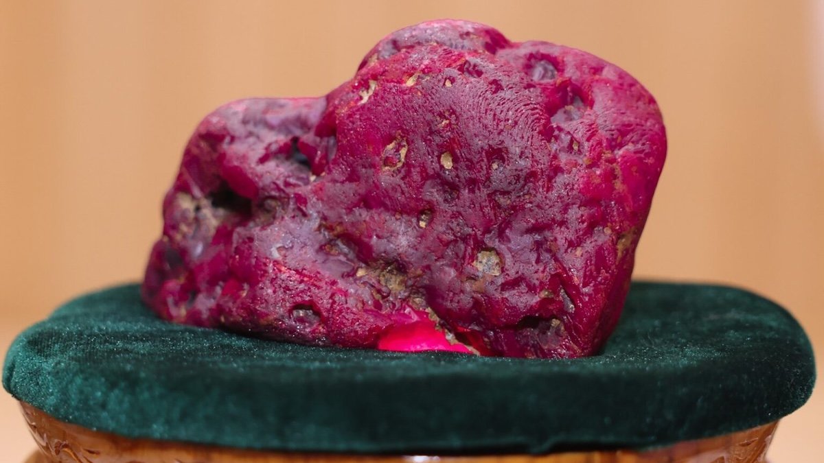 Massive 11,000-carat rare ruby found in Myanmar – NBC Los Angeles
