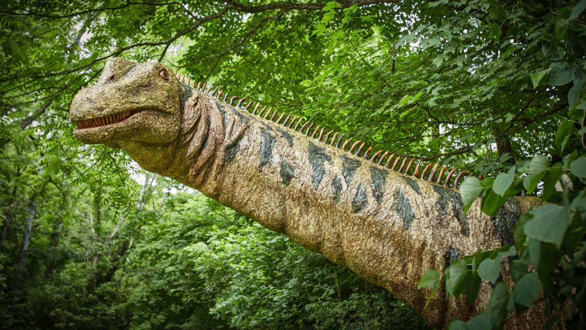 ‘Dinosaurs at Descanso Railroad’ debuts at the La Cañada Flintridge ...