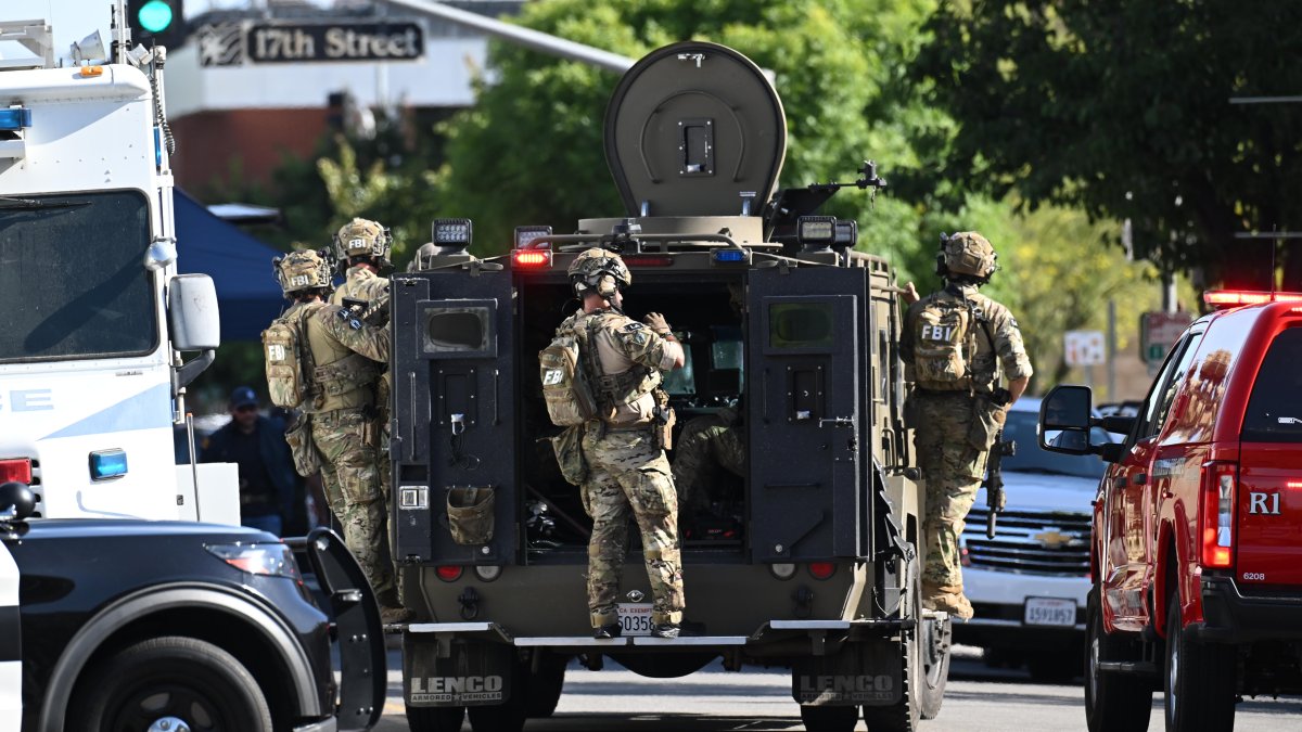 Hostages safe in 15-hour Bakersfield standoff – NBC Los Angeles