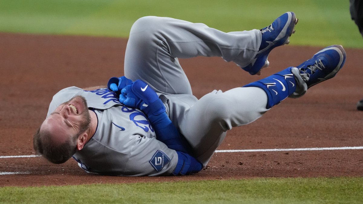 Dodgers’ Max Muncy injured in violent collision at first base – NBC Los ...