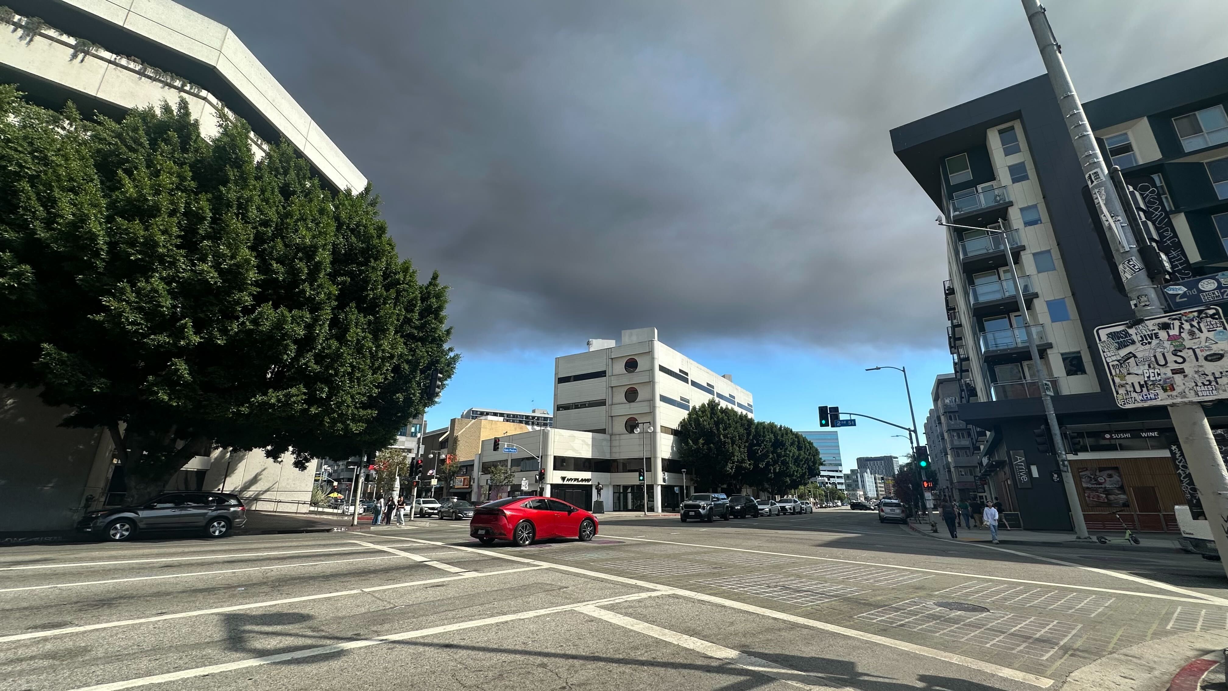 Boyle Heights fire sends thick smoke over LA – NBC Los Angeles